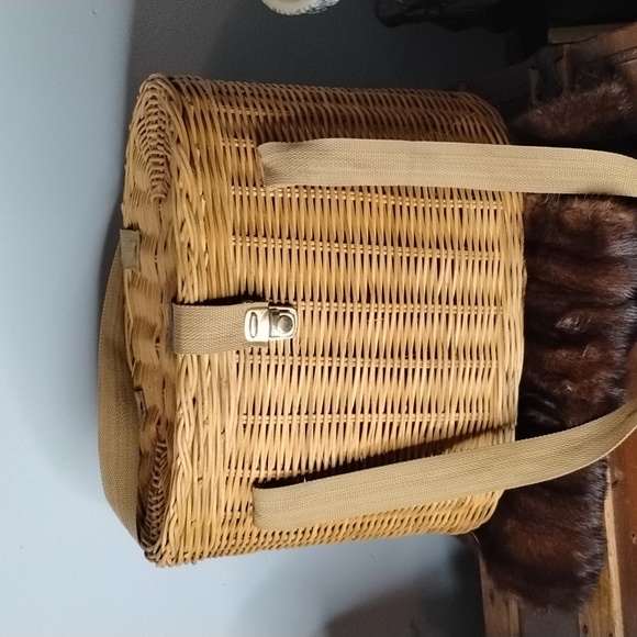 Vintage | Accents | Vintage Fishing Creel Basket With Lid Canvas Straps ...